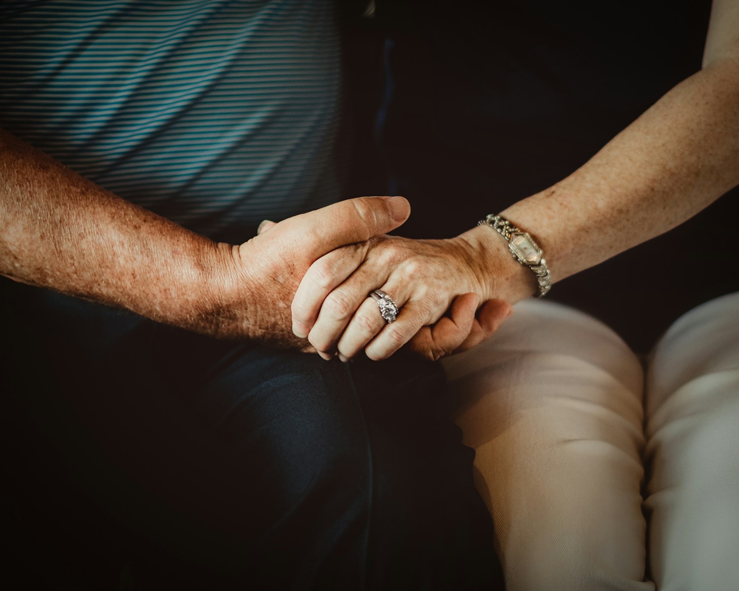 150+ Best 1st Wedding Anniversary Wishes And Messages - Pixel Pelican