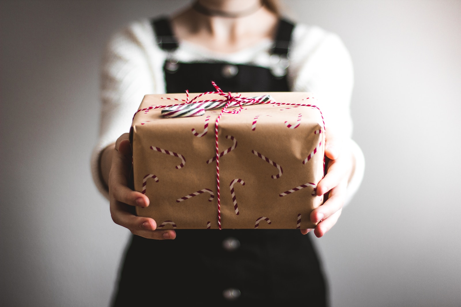 Thank You Messages For Surprise Gifts + Quotes - Pixel Pelican